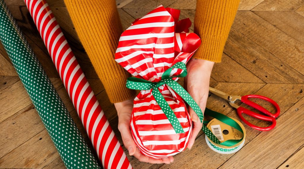 Comment emballer un cadeau | VistaPrint